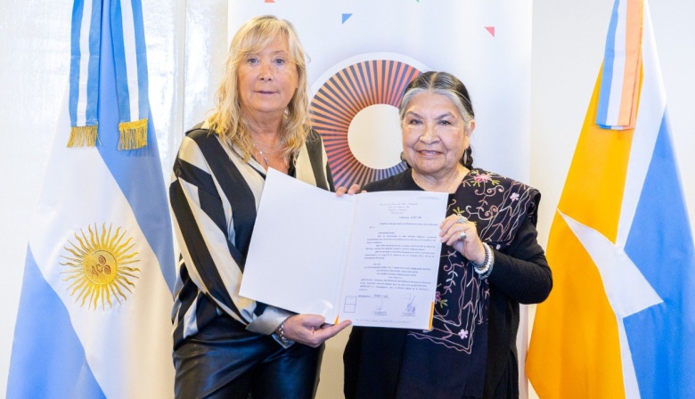 Gobierno reconoció a la Coordinadora del Enlace Continental de Mujeres ... Gobierno reconoció a la Coordinadora del Enlace Continental de Mujeres ...