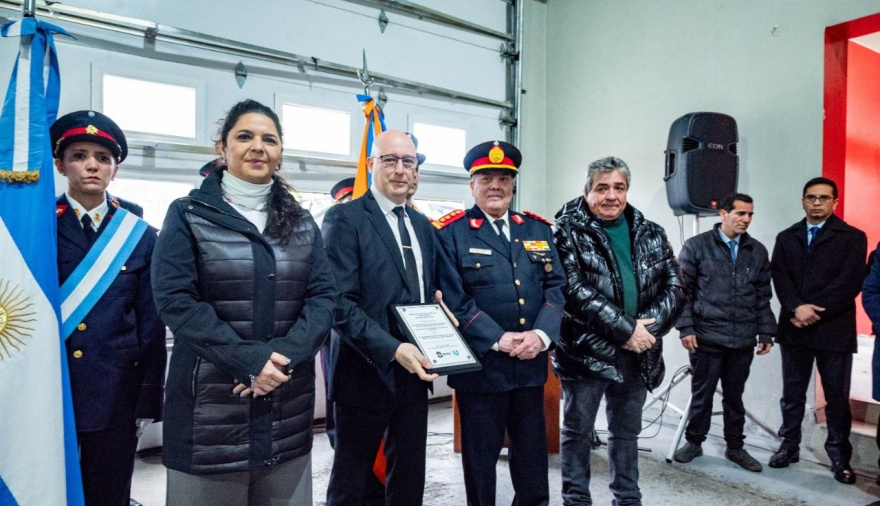 Funcionarios municipales acompañaron la celebración por el Día del ...